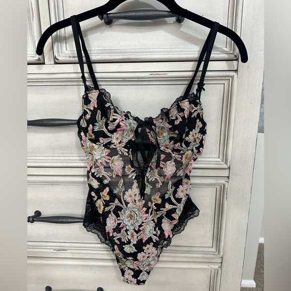 Victoria's Secret | Intimates & Sleepwear | Nwot Victorias Secret Sheer ...